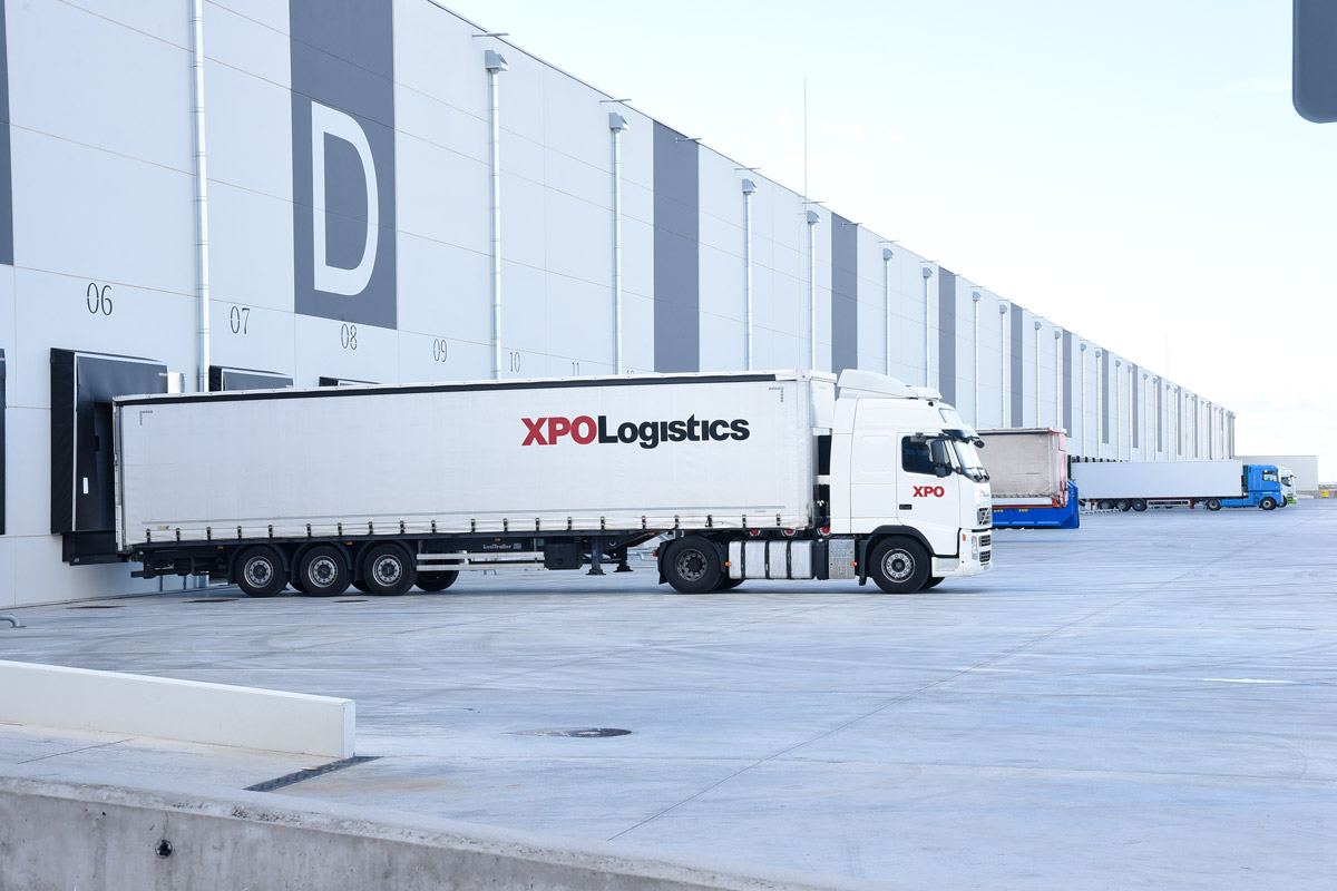 XPO Logistics trials bridge safety technology for UK road fleet in ...