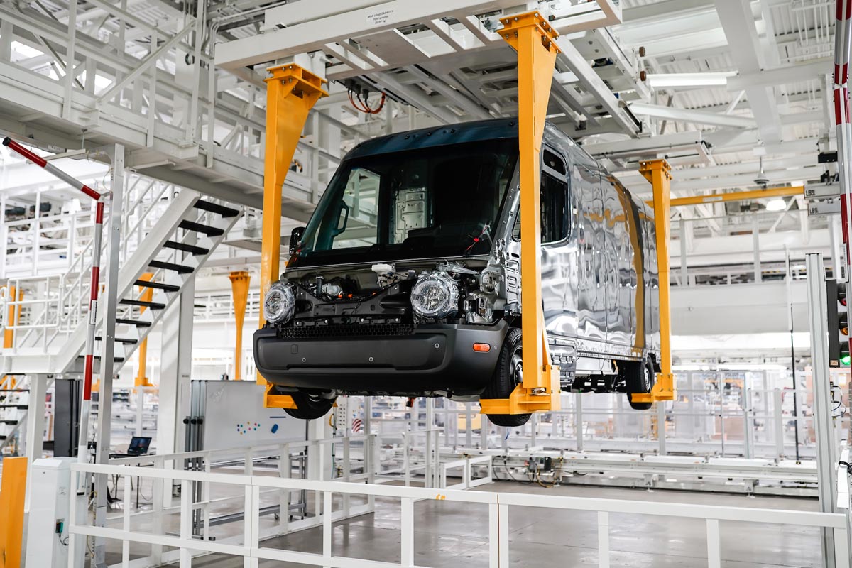 UK commercial vehicle manufacturing increases again in October | Facts