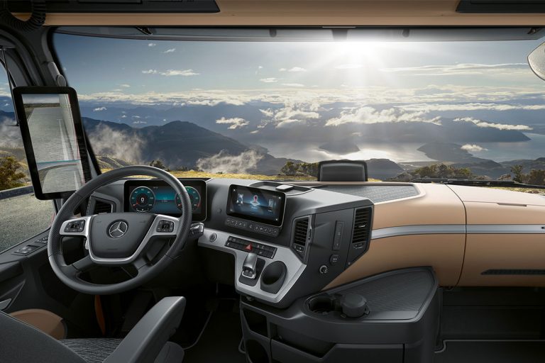 Mercedes-Benz Trucks teams up with Microlise | Facts