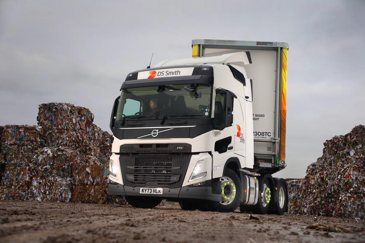 Volvo Trucks wraps up big order with DS Smith | Facts