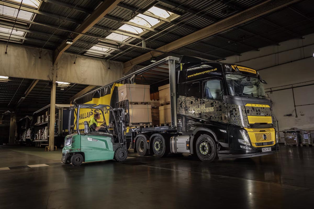 Hallam Express invests in eight Volvo FH Aeros | Facts