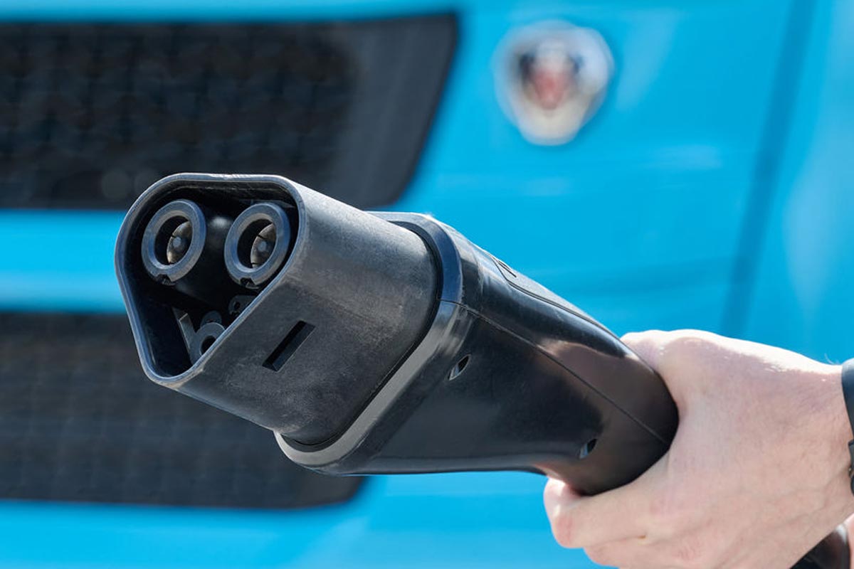 Scania launches MCS rapid charging solution | Facts