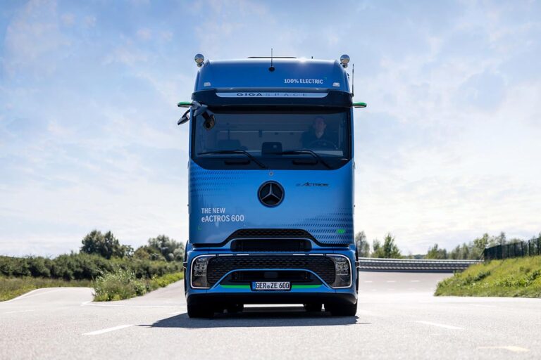 Mercedes-Benz partners present innovative CV solutions | Facts